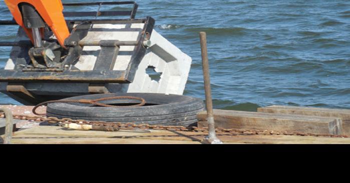 Santee Cooper puts artificial reefs in lakes Marion, Moultrie