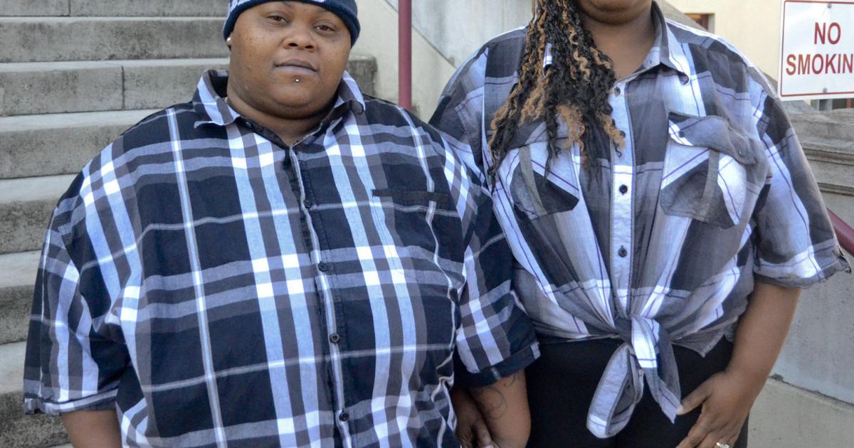 County Begins Licensing Same Sex Marriages