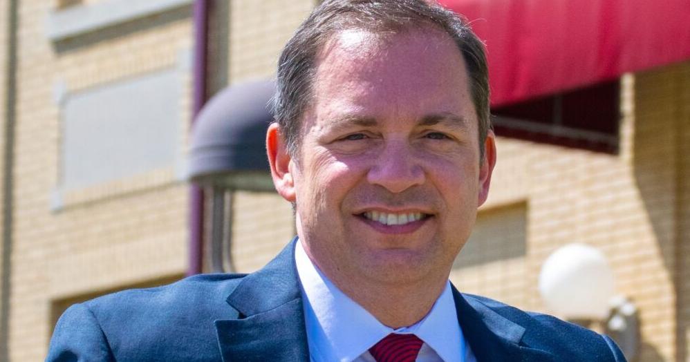 Pascoe defeats challenger in solicitor’s race