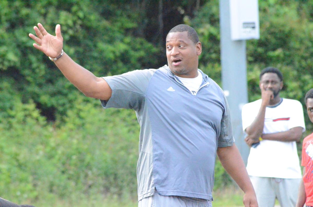 HIGH SCHOOL FOOTBALL: Youthful Gators working to compete