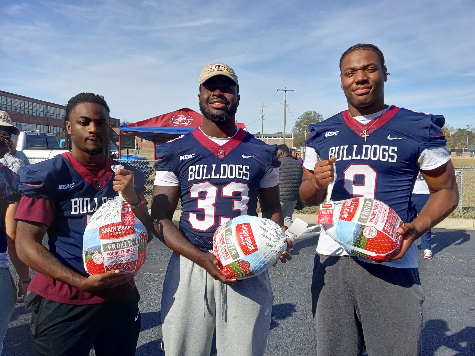 Berry, Bulldogs hand out turkeys for Thanksgiving