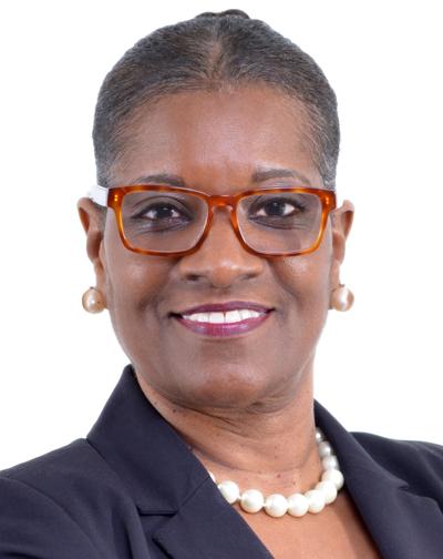 Edwards announces school board run