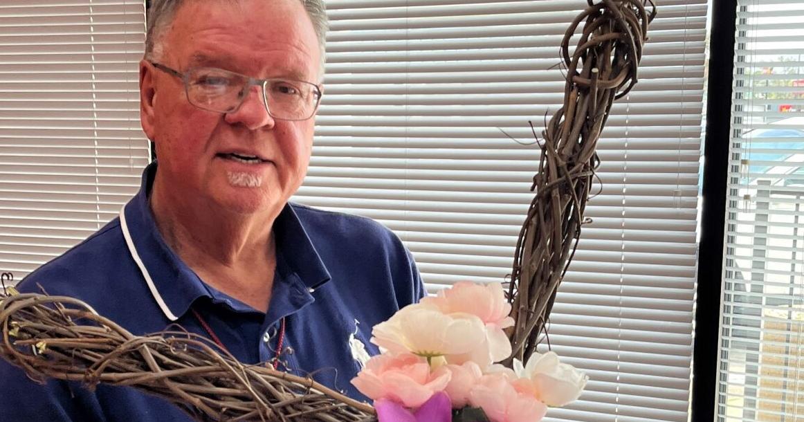 Branchville pastor crafts grapevines into crosses