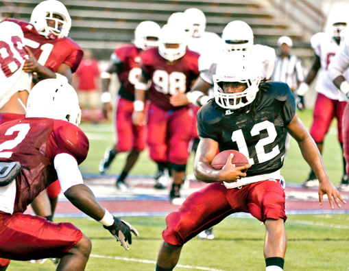Bulldogs have up-and-down first scrimmage