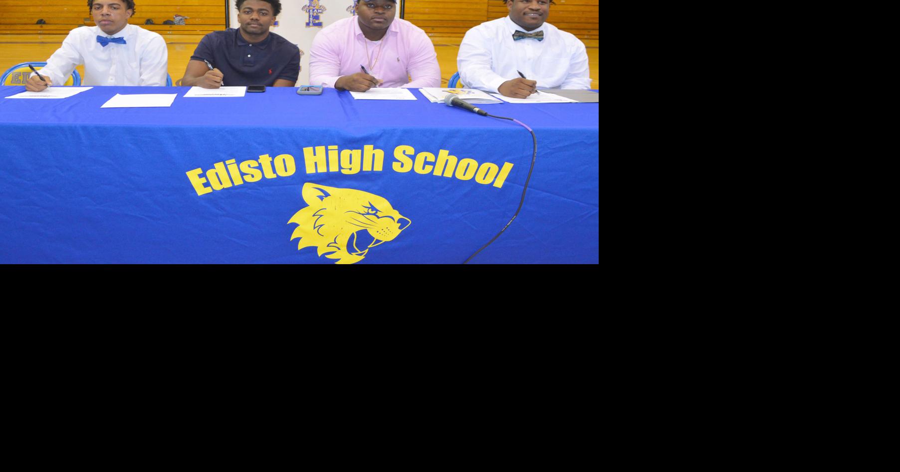 4 Edisto players sign to play college football