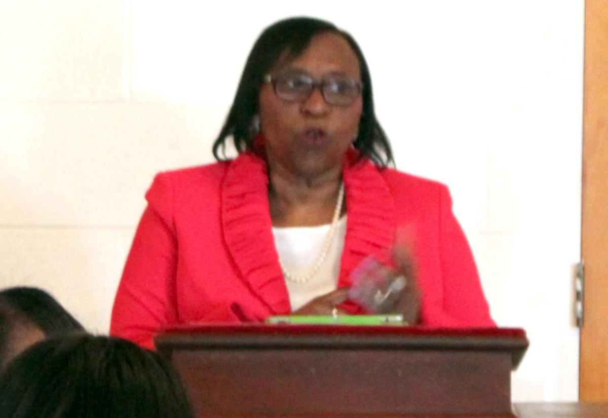 'Pink Goes Red' luncheon: AKAs alert women to risk of heart disease, stroke