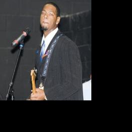 The person behind the player shows through for Da'Quan Bowers