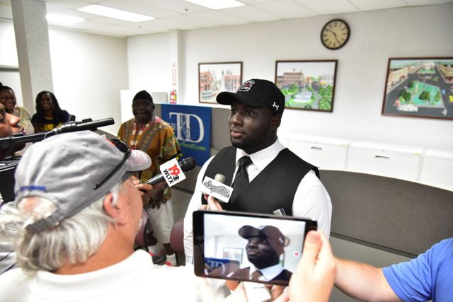 Jabari Ellis will be a Gamecock; former Lake Marion standout announces ...