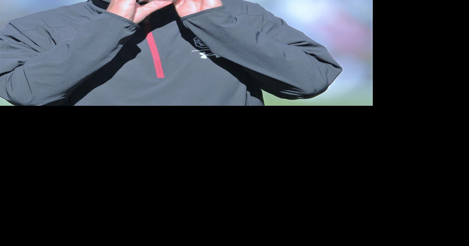 South Carolina interim coach Bobo aims to rally Gamecocks