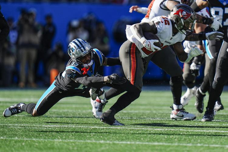 Panthers blanked as Buccaneers clinch NFC South title