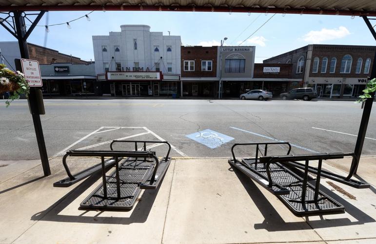 PHOTOS: Quiet and empty downtown Graham amid the coronavirus pandemic ...