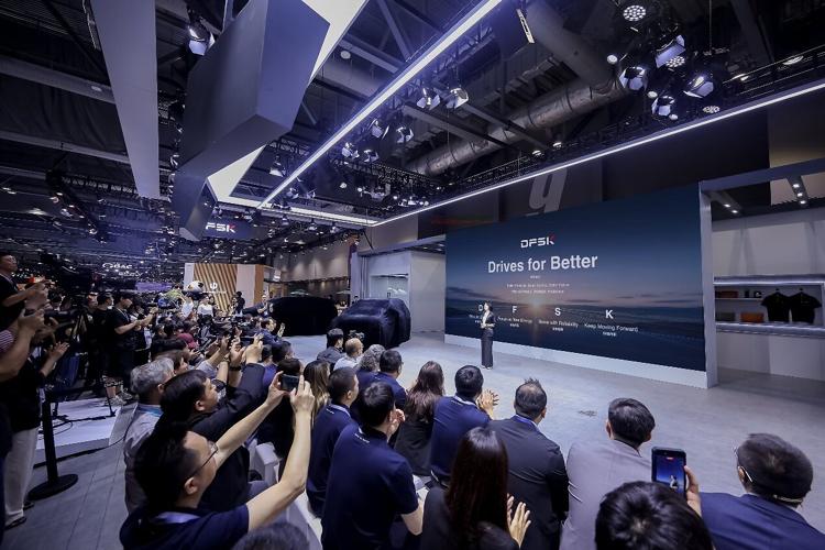 DFSK Accelerates Global Expansion with Debut of the Right-Hand-Drive E5 ...