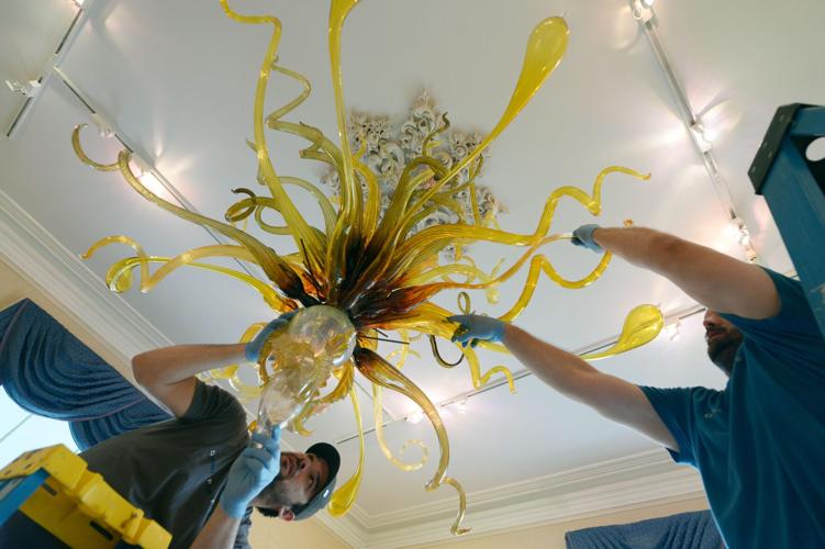 Dale Chihuly exhibit installation at Alamance Arts | News ...