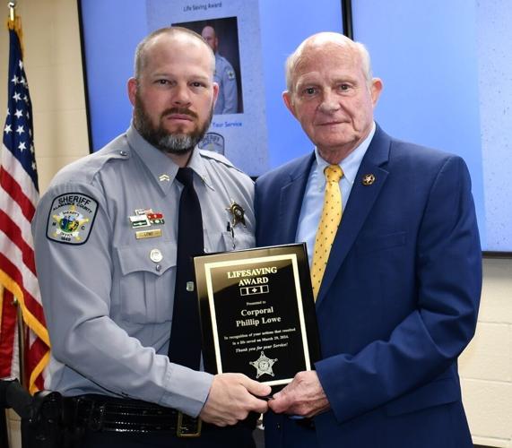Deputies given award for saving lives | Local News | thetimesnews.com