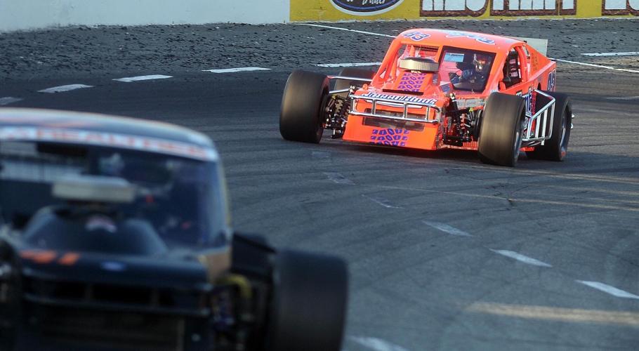PHOTOS: Capacity crowd and racing action at Ace Speedway on Memorial ...