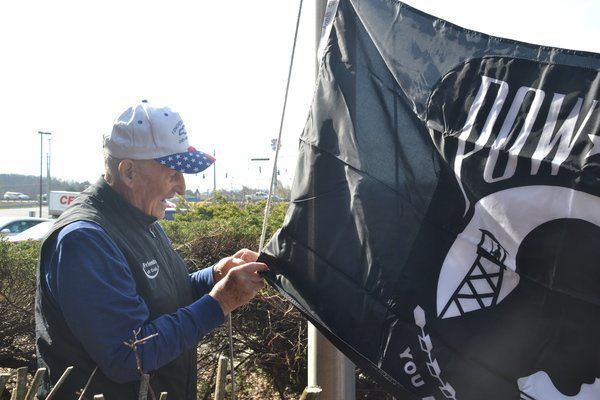 Corbin veteran donates flags to wellness center | Local News ...