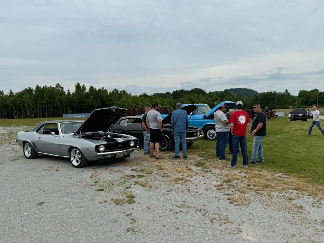 Middle Ridge Car Show and Vendor Fair held at Whitley County ...