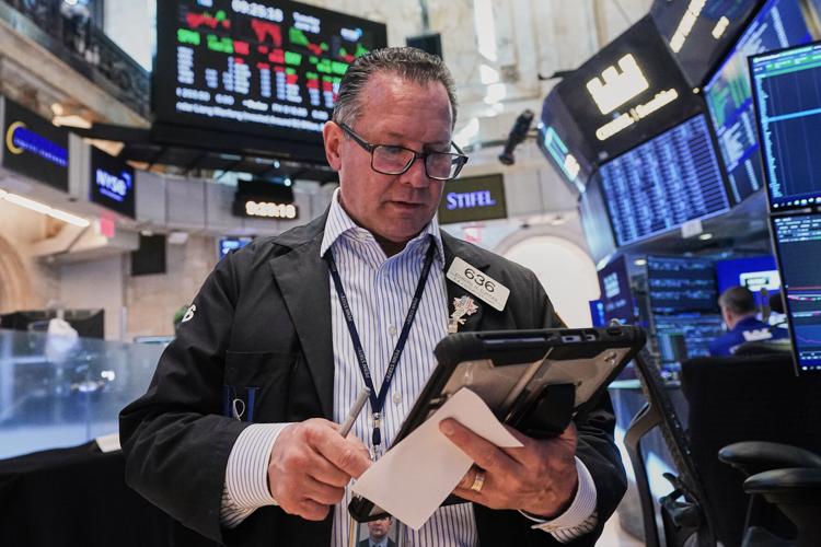 Oil prices fall below $80 per barrel, while US stocks drift | National ...
