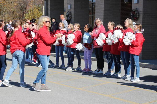 8th grade Redhound football team en route to state championship game ...