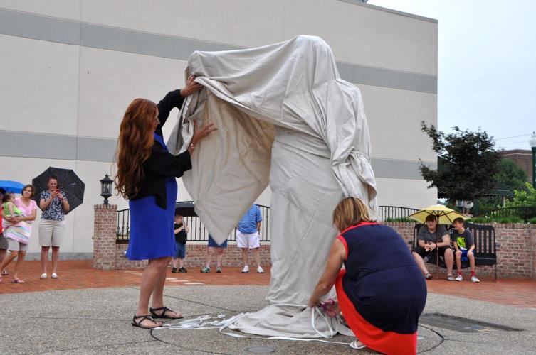 SLIDESHOW: Colonel Sanders statue unveiled during ceremony | News ...