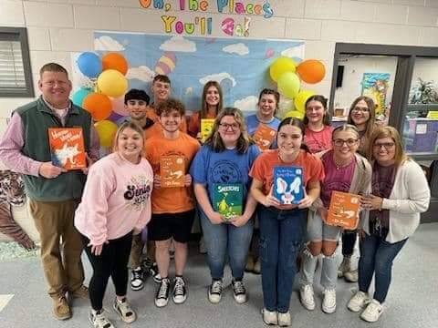 Lynn Camp Middle/High Students read to more than 1,000 elementary ...