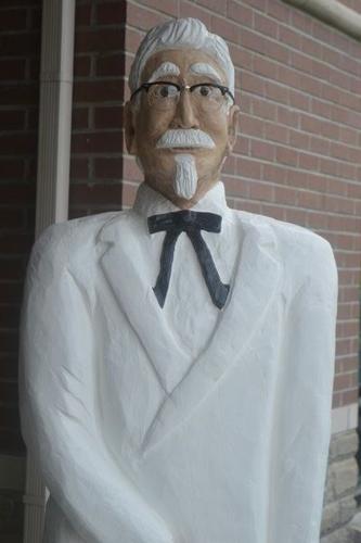 Corbin tourism office welcomes Colonel Sanders wooden statue | Local ...