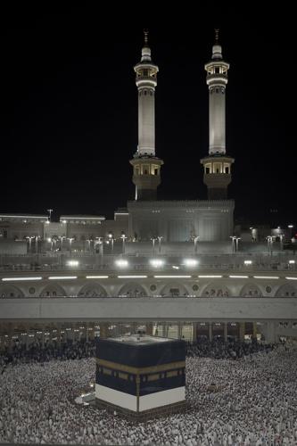 See the world in vertical: Top photos by AP photojournalists | National ...