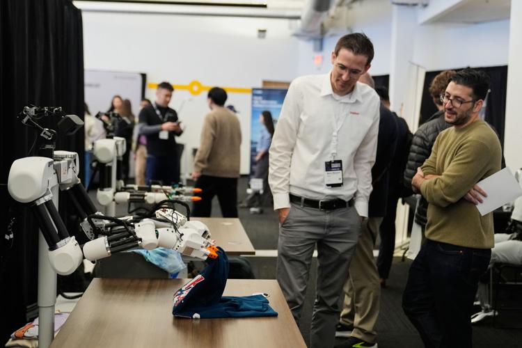 Humanoid robots take center stage at Silicon Valley summit, but ...