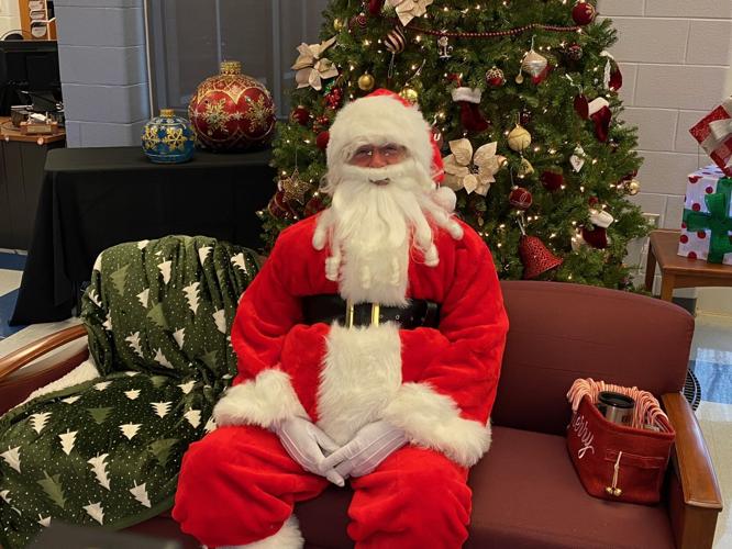 EKU Corbin Student Parent Services hosts Christmas event | News ...