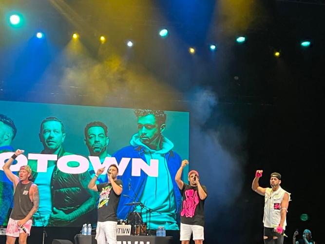 Pop Tour 2000 | Lifestyles | thetimestribune.com