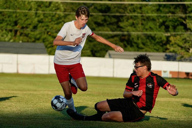 Colonels capture first-ever district tournament win, advance with 3-1 ...