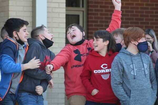 8th grade Redhound football team en route to state championship game ...
