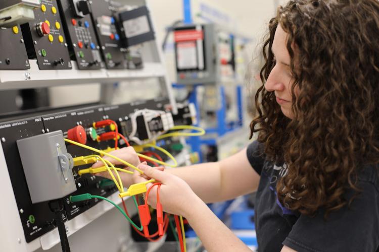 Breaking Barriers: Prickett pursues electrical program at SCC | Lifestyles | thetimestribune.com