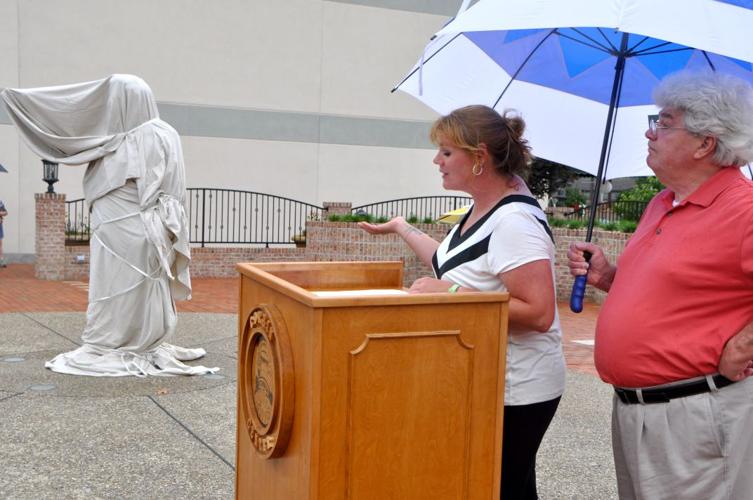 SLIDESHOW: Colonel Sanders statue unveiled during ceremony | News ...