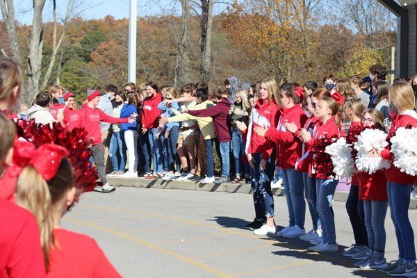 8th grade Redhound football team en route to state championship game ...