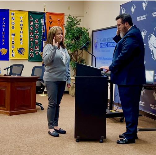 Knox County BOE welcomes new member, approves move of 6th grade to ...