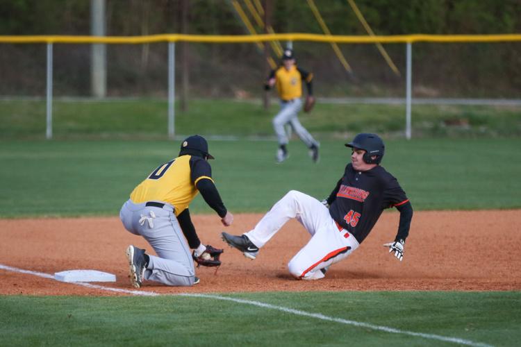 Yellow Jackets drop season-opener to Clay County | Sports ...