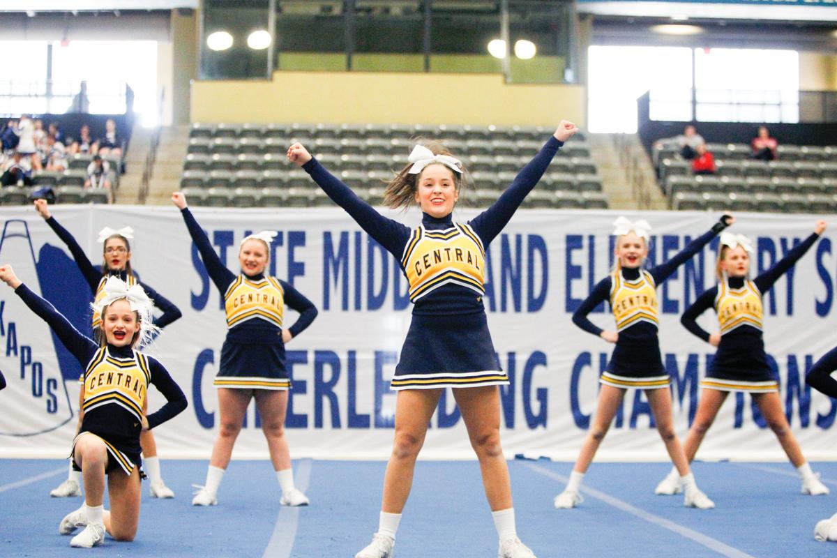 Middle school cheerleaders compete over weekend | Sports ...