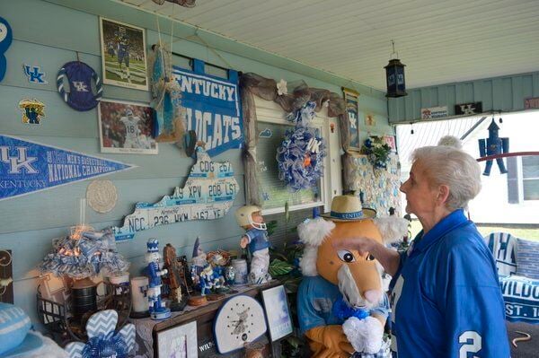 GETTING TO KNOW... Bonnie Hicks' UK house decorations accumulating for ...