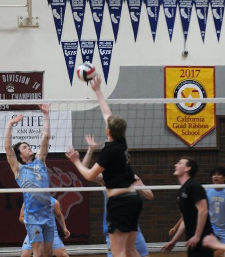 Bruins get a huge early season win over cougars | Sports | theunion.com