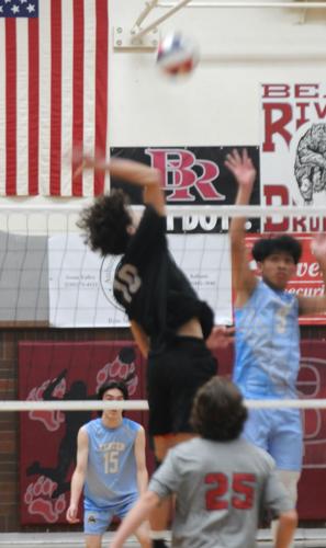 Bruins get a huge early season win over cougars | Sports | theunion.com