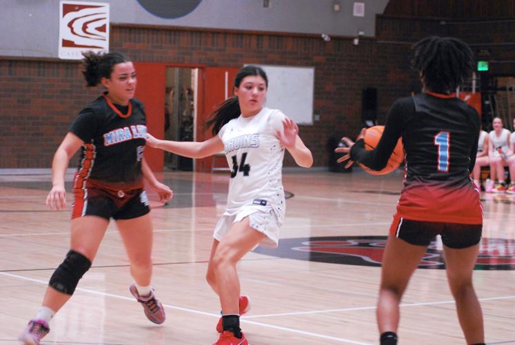Lady Bruins dominate Mira Loma Matadors | Sports | theunion.com