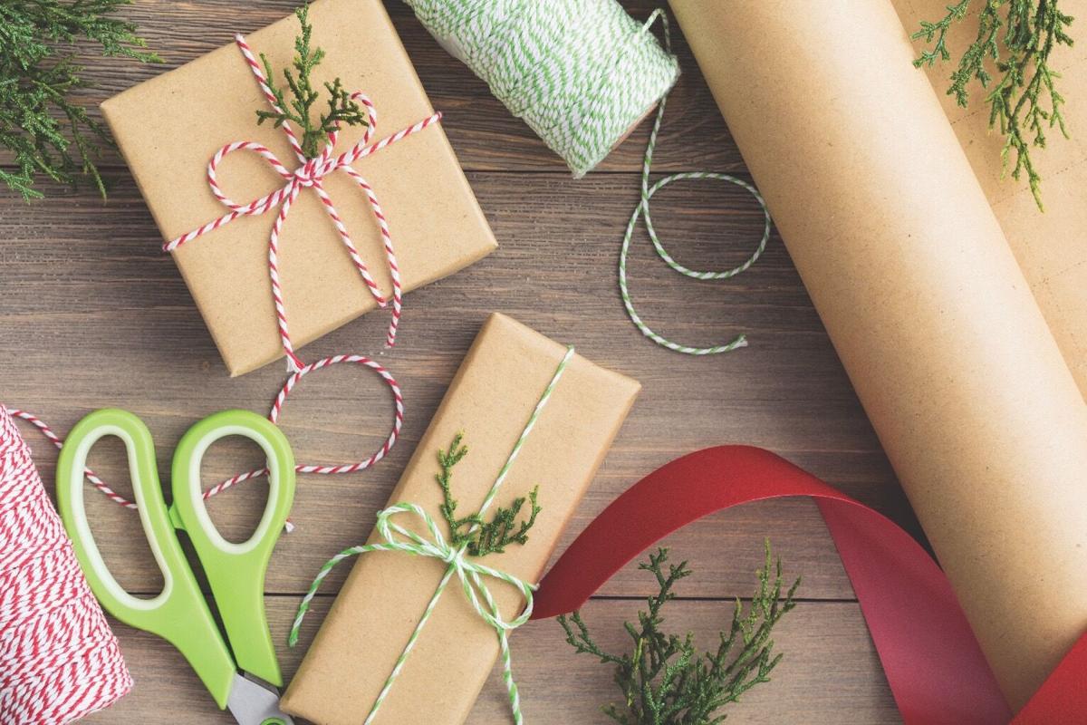 'Wrapped in Gold' free gift wrapping event at Grace Lutheran Church ...