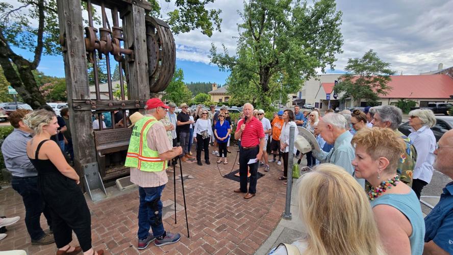 A new star honoring Howard and Peggy Levine is dedicated (PHOTO GALLERY ...