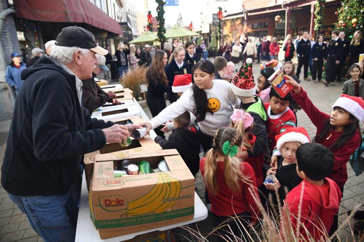 Keeping the tradition of giving: 140th annual Donation Day Parade takes ...