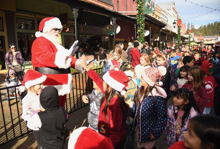 Keeping the tradition of giving: 140th annual Donation Day Parade takes ...