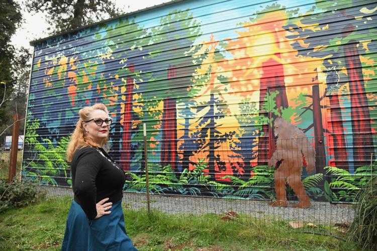 Artist Alison Kenyon shows off her latest creation (PHOTO GALLERY ...