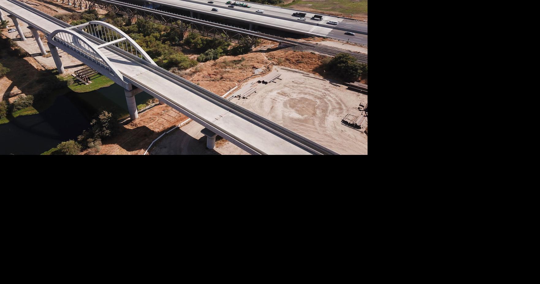 US-NEWS-CALIF-RAIL-TRUMP-GET | | theunion.com