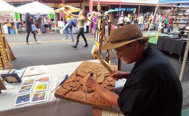 ‘Til next year: Folks enjoy final Grass Valley Thursday Night Market of ...