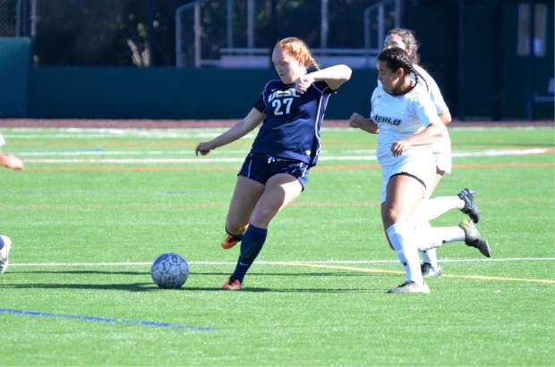 ALUMNI NOTEBOOK: Nevada Union grad Logan Lowe sharp in 1st tourney of ...